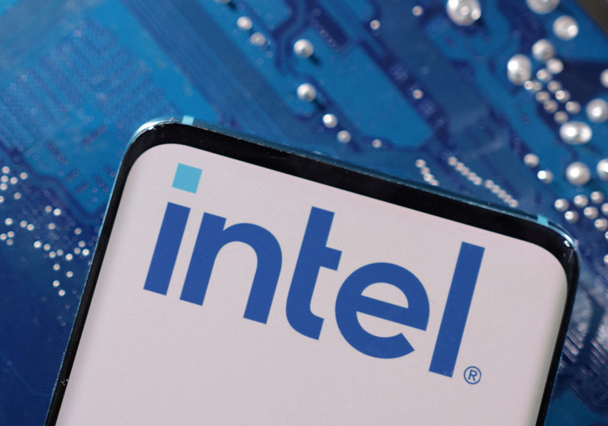 Intel Stock Forecast: Price Analysis & 2025 Predictions